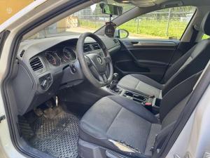 White Volkswagen Golf 2013 in Kaunas, with an engine capacity of 1.60 L and mileage of 405 thousand km for 1800 €, photo 14 on AUTOMOTO.COM.LV
