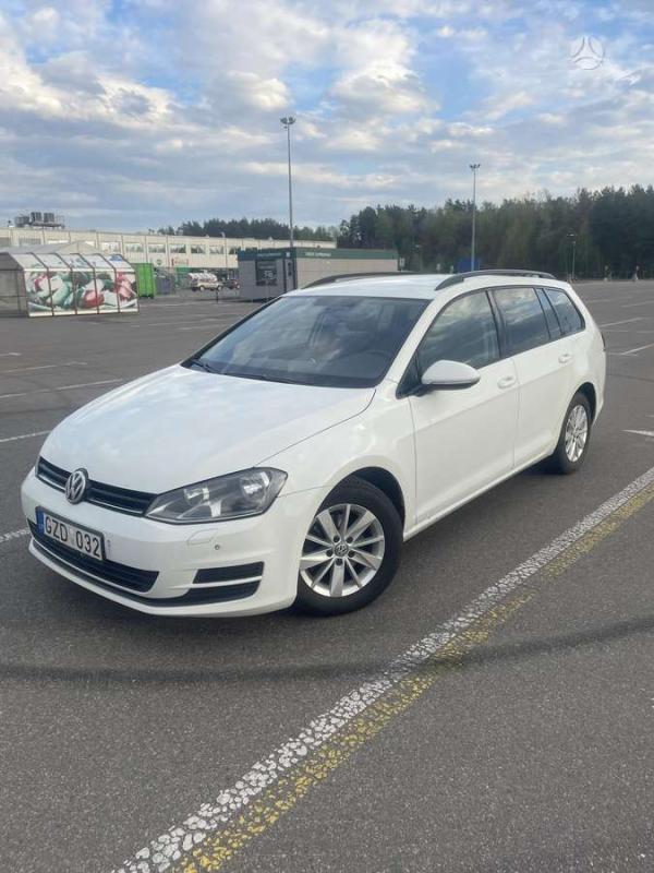 White Volkswagen Golf 2013 in Vilnius, with an engine capacity of 1.40 L and mileage of 383 thousand km for 3999 €, photo 1 on AUTOMOTO.COM.LV