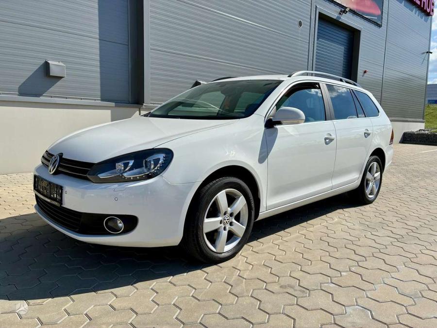 White Volkswagen Golf 2013 in Kaunas, with an engine capacity of 1.97 L and mileage of 284 thousand km for 5490 €, photo 1 on AUTOMOTO.COM.LV