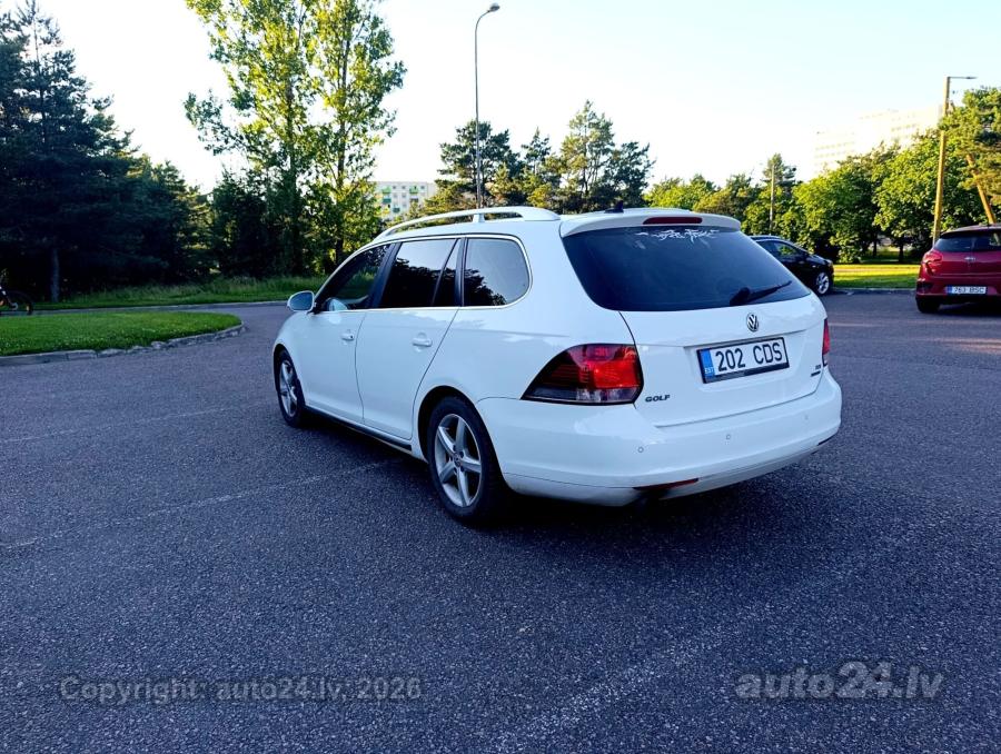 Balts Volkswagen Golf 2013 Tallina, ar dzinēja tilpumu 1.60 L un nobraukumu 363 tūkst. km par 2999 €, foto 5 vietnē AUTOMOTO.COM.LV