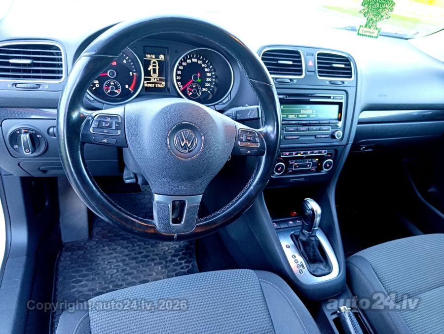 Balts Volkswagen Golf 2013 Tallina, ar dzinēja tilpumu 1.60 L un nobraukumu 363 tūkst. km par 2999 €, foto 12 vietnē AUTOMOTO.COM.LV