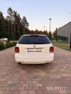 White Volkswagen Golf 2013 in Riga, with an engine capacity of 1.60 L and mileage of 285 thousand km for 2700 €, photo 7 on AUTOMOTO.COM.LV