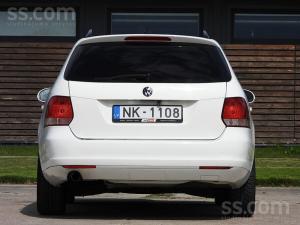 White Volkswagen Golf 2013 in Riga, with an engine capacity of 1.60 L and mileage of 253 thousand km for 4700 €, photo 7 on AUTOMOTO.COM.LV