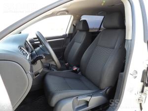 White Volkswagen Golf 2013 in Riga, with an engine capacity of 1.60 L and mileage of 253 thousand km for 4700 €, photo 10 on AUTOMOTO.COM.LV