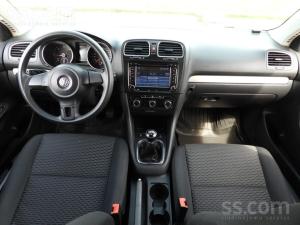 White Volkswagen Golf 2013 in Riga, with an engine capacity of 1.60 L and mileage of 253 thousand km for 4700 €, photo 11 on AUTOMOTO.COM.LV