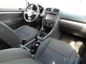 White Volkswagen Golf 2013 in Riga, with an engine capacity of 1.60 L and mileage of 253 thousand km for 4700 €, photo 14 on AUTOMOTO.COM.LV