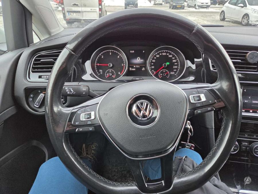 White Volkswagen Golf 2014 in Klaipeda, with an engine capacity of 1.97 L and mileage of 251 thousand km for 7300 €, photo 3 on AUTOMOTO.COM.LV