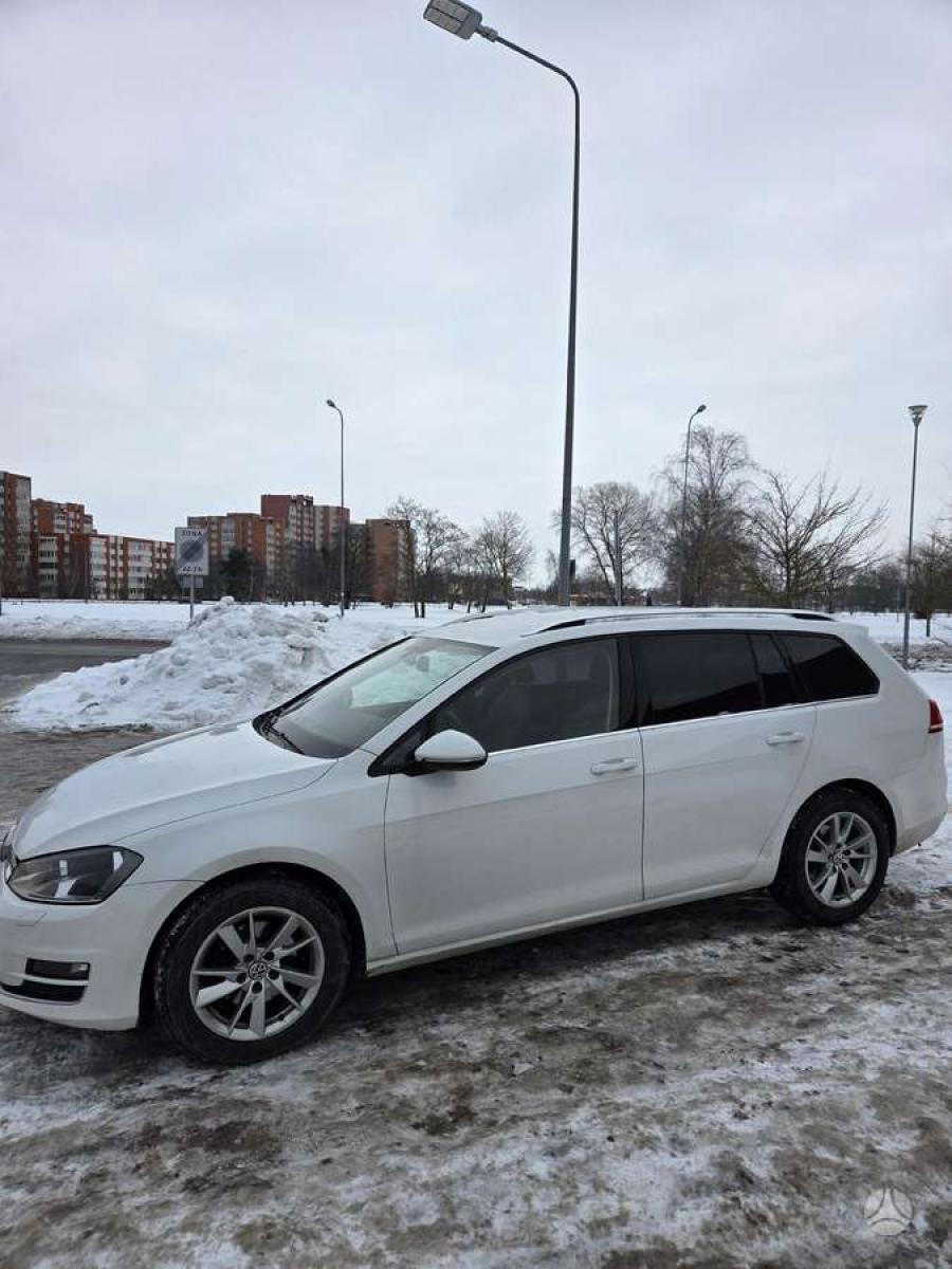 White Volkswagen Golf 2014 in Klaipeda, with an engine capacity of 1.97 L and mileage of 251 thousand km for 7300 €, photo 5 on AUTOMOTO.COM.LV