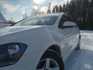 White Volkswagen Golf 2014 in Vilnius, with an engine capacity of 1.60 L and mileage of 254 thousand km for 5550 €, photo 9 on AUTOMOTO.COM.LV