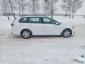 White Volkswagen Golf 2014 in Vilnius, with an engine capacity of 1.60 L and mileage of 254 thousand km for 5550 €, photo 7 on AUTOMOTO.COM.LV