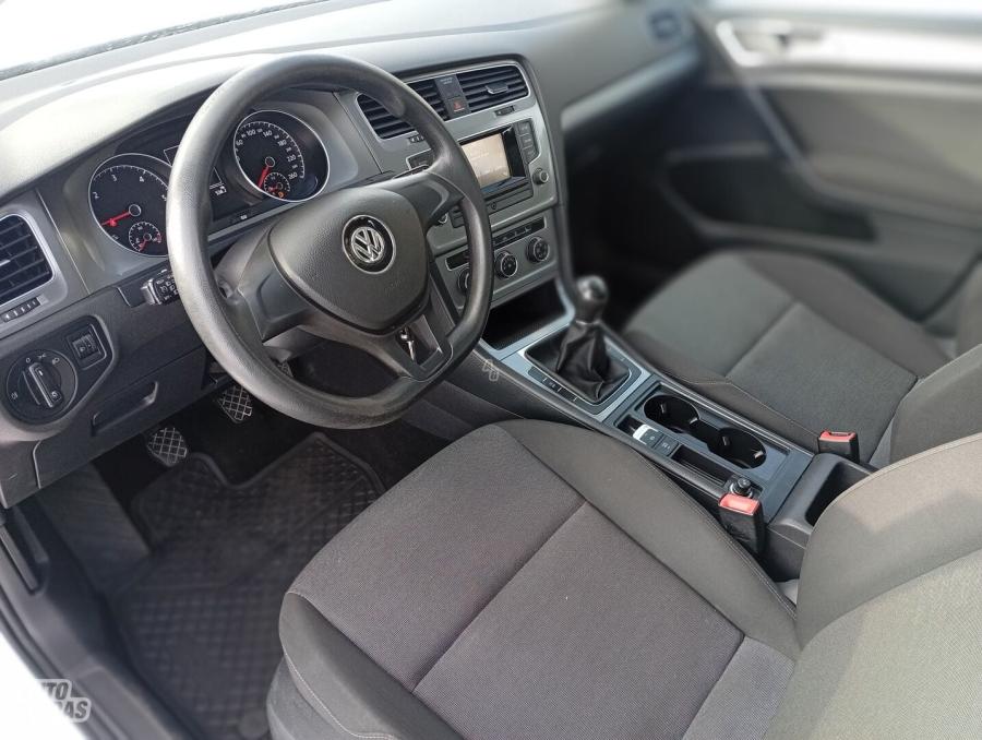 White Volkswagen Golf 2014 in Vilnius, with an engine capacity of 1.60 L and mileage of 254 thousand km for 5550 €, photo 14 on AUTOMOTO.COM.LV
