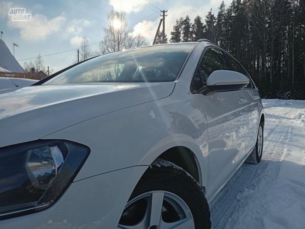 White Volkswagen Golf 2014 in Vilnius, with an engine capacity of 1.60 L and mileage of 254 thousand km for 5550 €, photo 9 on AUTOMOTO.COM.LV