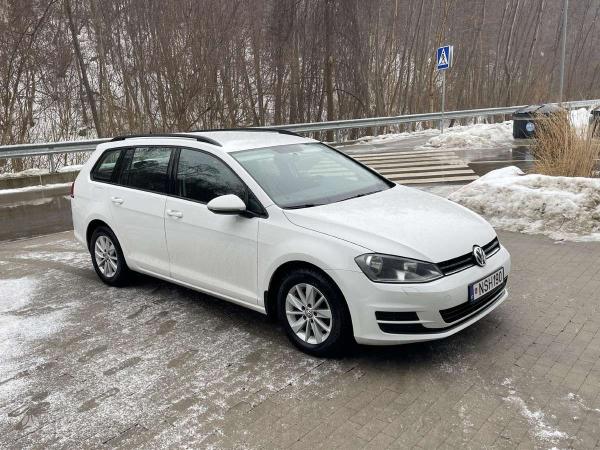White Volkswagen Golf 2014 in Vilnius, with an engine capacity of 1.60 L and mileage of 231 thousand km for 5500 €, photo 3 on AUTOMOTO.COM.LV