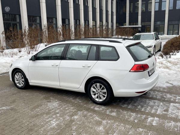 White Volkswagen Golf 2014 in Vilnius, with an engine capacity of 1.60 L and mileage of 231 thousand km for 5500 €, photo 6 on AUTOMOTO.COM.LV
