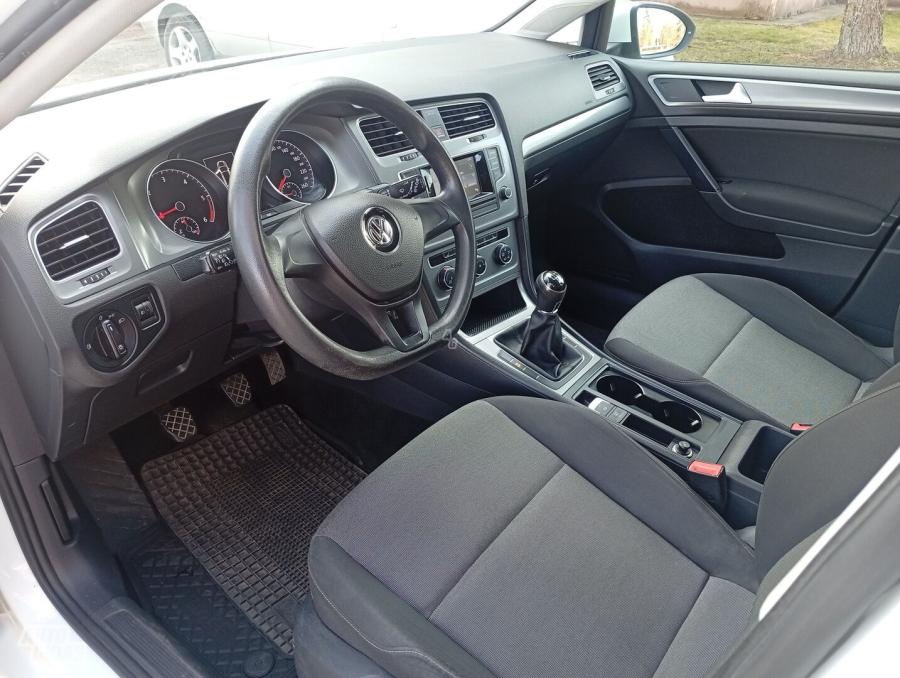 White Volkswagen Golf 2014 in Vilnius, with an engine capacity of 1.60 L and mileage of 254 thousand km for 5700 €, photo 18 on AUTOMOTO.COM.LV