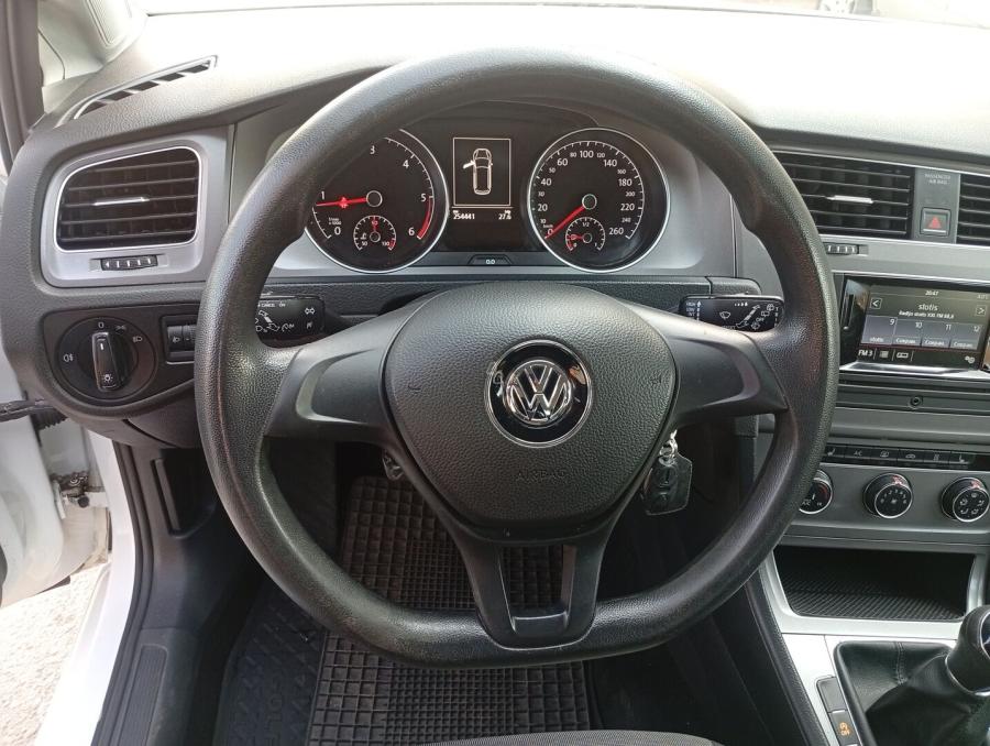 White Volkswagen Golf 2014 in Vilnius, with an engine capacity of 1.60 L and mileage of 254 thousand km for 5700 €, photo 29 on AUTOMOTO.COM.LV