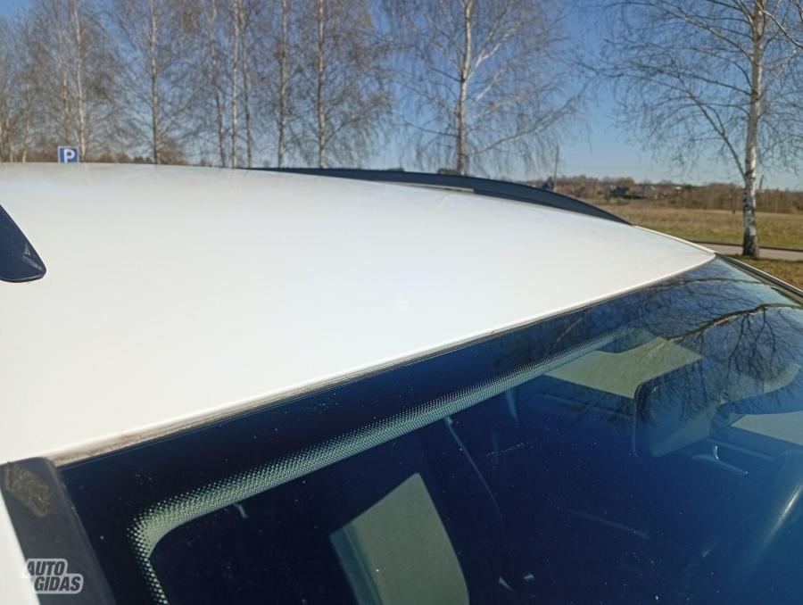 White Volkswagen Golf 2014 in Vilnius, with an engine capacity of 1.60 L and mileage of 254 thousand km for 5700 €, photo 14 on AUTOMOTO.COM.LV