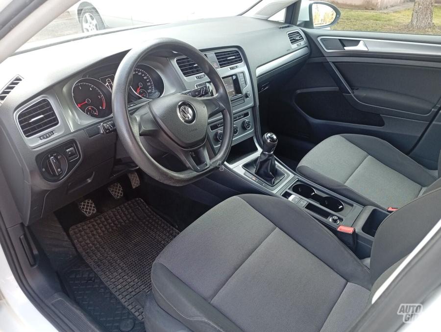 White Volkswagen Golf 2014 in Vilnius, with an engine capacity of 1.60 L and mileage of 254 thousand km for 5700 €, photo 17 on AUTOMOTO.COM.LV