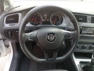 White Volkswagen Golf 2014 in Vilnius, with an engine capacity of 1.60 L and mileage of 254 thousand km for 5700 €, photo 18 on AUTOMOTO.COM.LV