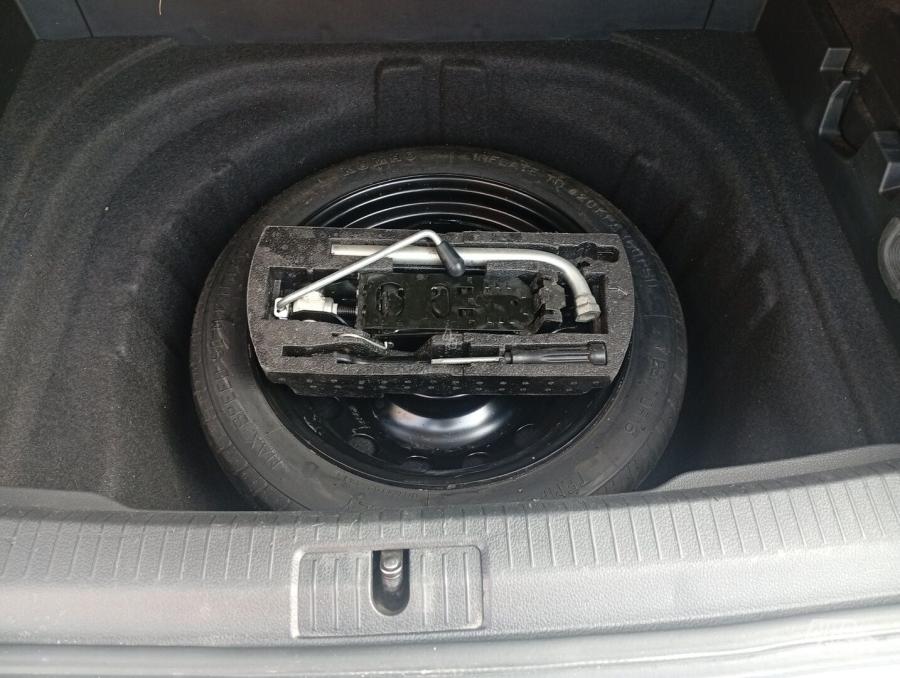 White Volkswagen Golf 2014 in Vilnius, with an engine capacity of 1.60 L and mileage of 254 thousand km for 5700 €, photo 28 on AUTOMOTO.COM.LV