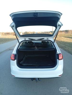 White Volkswagen Golf 2014 in Vilnius, with an engine capacity of 1.60 L and mileage of 254 thousand km for 5700 €, photo 30 on AUTOMOTO.COM.LV