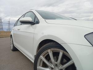 White Volkswagen Golf 2014 in Vilnius, with an engine capacity of 1.60 L and mileage of 254 thousand km for 5700 €, photo 13 on AUTOMOTO.COM.LV
