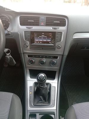 White Volkswagen Golf 2014 in Vilnius, with an engine capacity of 1.60 L and mileage of 254 thousand km for 5700 €, photo 22 on AUTOMOTO.COM.LV