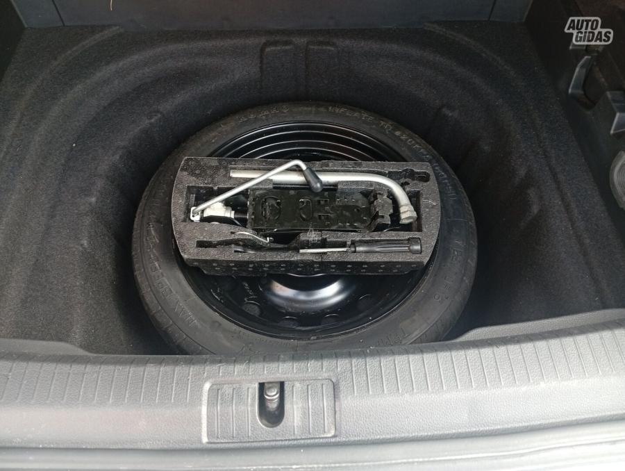 White Volkswagen Golf 2014 in Vilnius, with an engine capacity of 1.60 L and mileage of 254 thousand km for 5700 €, photo 24 on AUTOMOTO.COM.LV