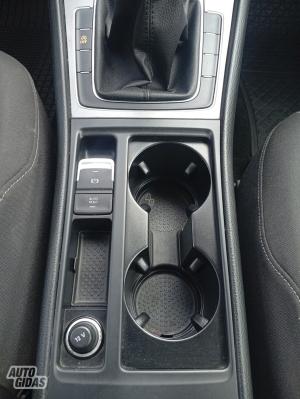 White Volkswagen Golf 2014 in Vilnius, with an engine capacity of 1.60 L and mileage of 254 thousand km for 5700 €, photo 23 on AUTOMOTO.COM.LV