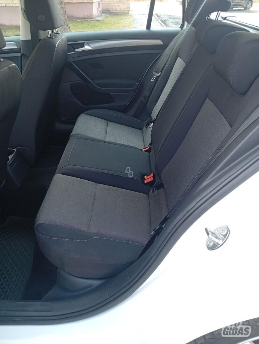 White Volkswagen Golf 2014 in Vilnius, with an engine capacity of 1.60 L and mileage of 254 thousand km for 5700 €, photo 25 on AUTOMOTO.COM.LV