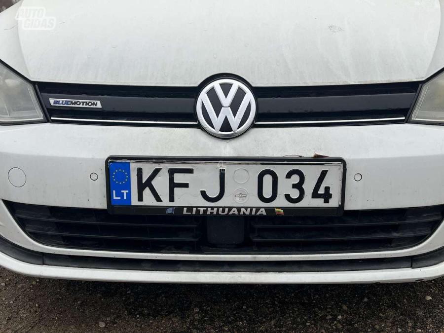 White Volkswagen Golf 2014 in Kedainiai, with an engine capacity of 1.40 L and mileage of 180 thousand km for 4200 €, photo 9 on AUTOMOTO.COM.LV