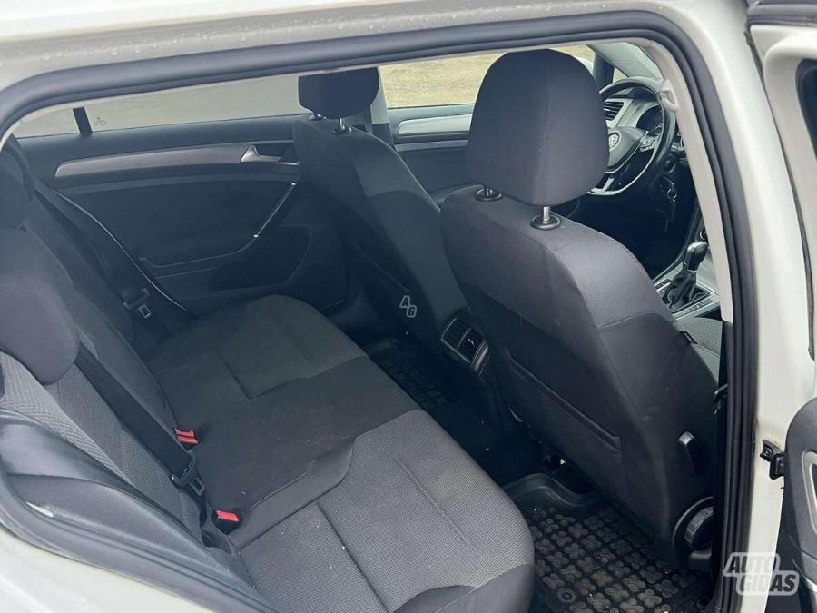 White Volkswagen Golf 2014 in Kedainiai, with an engine capacity of 1.40 L and mileage of 180 thousand km for 4200 €, photo 13 on AUTOMOTO.COM.LV