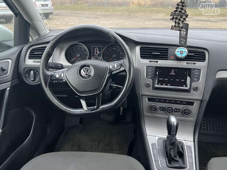 White Volkswagen Golf 2014 in Kedainiai, with an engine capacity of 1.40 L and mileage of 180 thousand km for 4200 €, photo 15 on AUTOMOTO.COM.LV