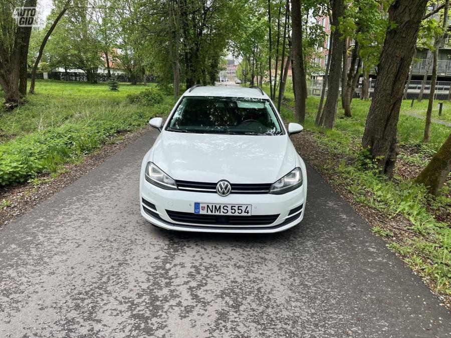 White Volkswagen Golf 2014 in Kaunas, with an engine capacity of 1.60 L and mileage of 291 thousand km for 5600 €, photo 3 on AUTOMOTO.COM.LV