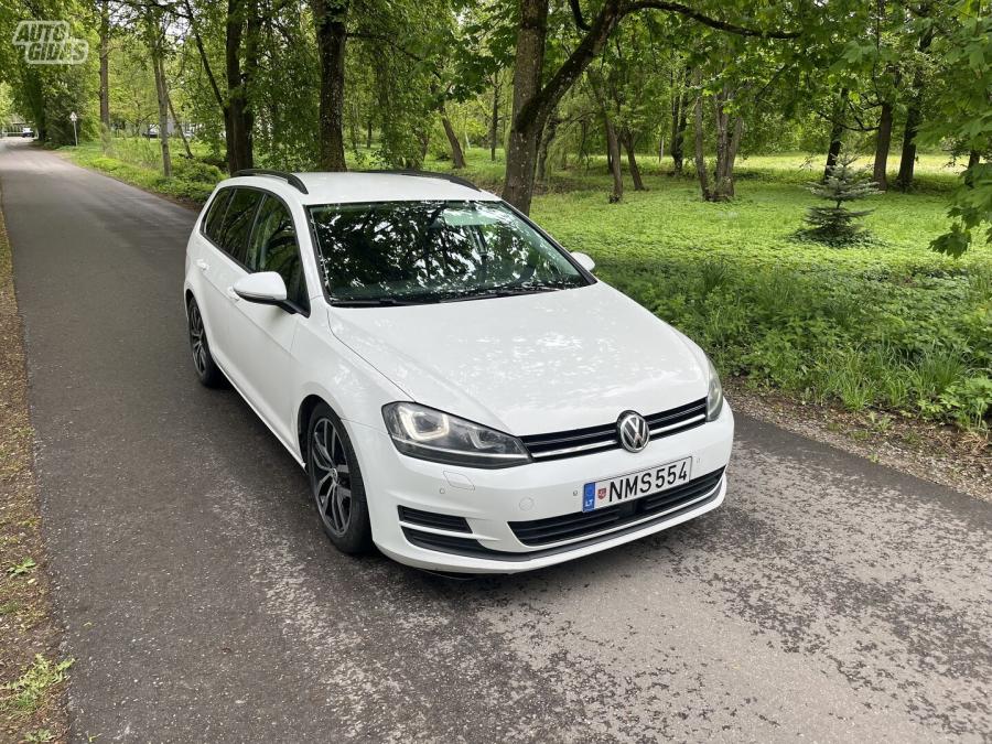 White Volkswagen Golf 2014 in Kaunas, with an engine capacity of 1.60 L and mileage of 291 thousand km for 5600 €, photo 4 on AUTOMOTO.COM.LV