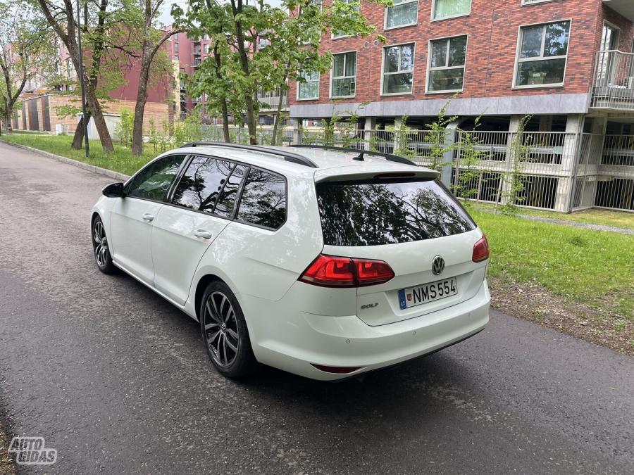White Volkswagen Golf 2014 in Kaunas, with an engine capacity of 1.60 L and mileage of 291 thousand km for 5600 €, photo 6 on AUTOMOTO.COM.LV