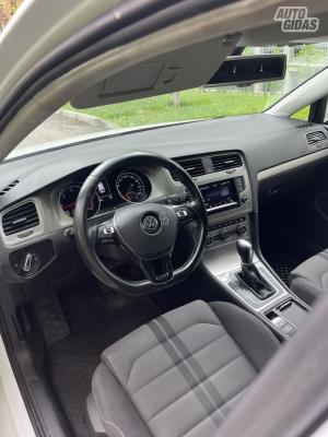 White Volkswagen Golf 2014 in Kaunas, with an engine capacity of 1.60 L and mileage of 291 thousand km for 5600 €, photo 9 on AUTOMOTO.COM.LV