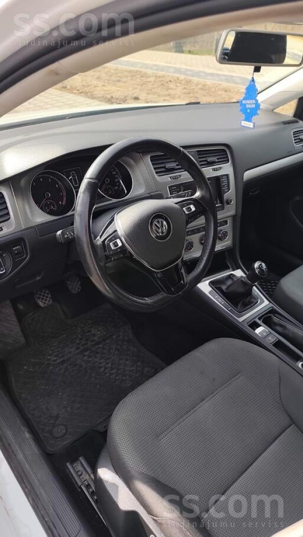 White Volkswagen Golf 2014 in Riga, with an engine capacity of 1.20 L and mileage of 85 thousand km for 6500 €, photo 10 on AUTOMOTO.COM.LV