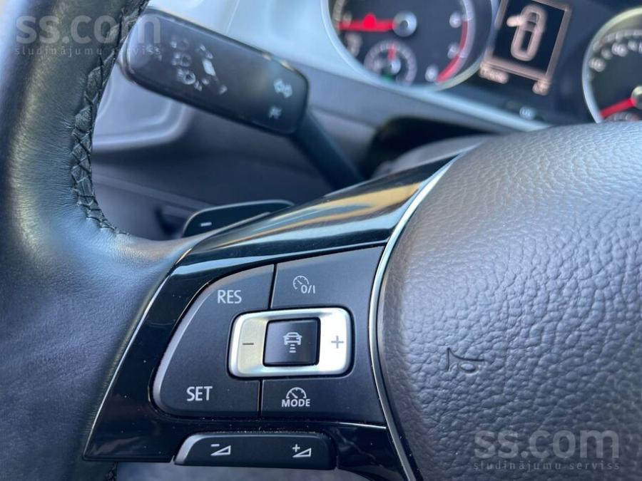 White Volkswagen Golf 2014 in Riga, with an engine capacity of 1.50 L and mileage of 312 thousand km for 6230 €, photo 10 on AUTOMOTO.COM.LV
