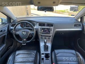 White Volkswagen Golf 2014 in Riga, with an engine capacity of 1.50 L and mileage of 312 thousand km for 6230 €, photo 11 on AUTOMOTO.COM.LV