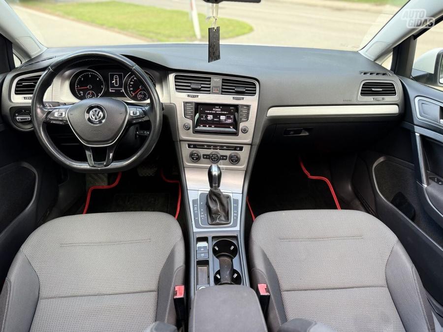 White Volkswagen Golf 2014 in Vilnius, with an engine capacity of 1.60 L and mileage of 358 thousand km for 5500 €, photo 8 on AUTOMOTO.COM.LV