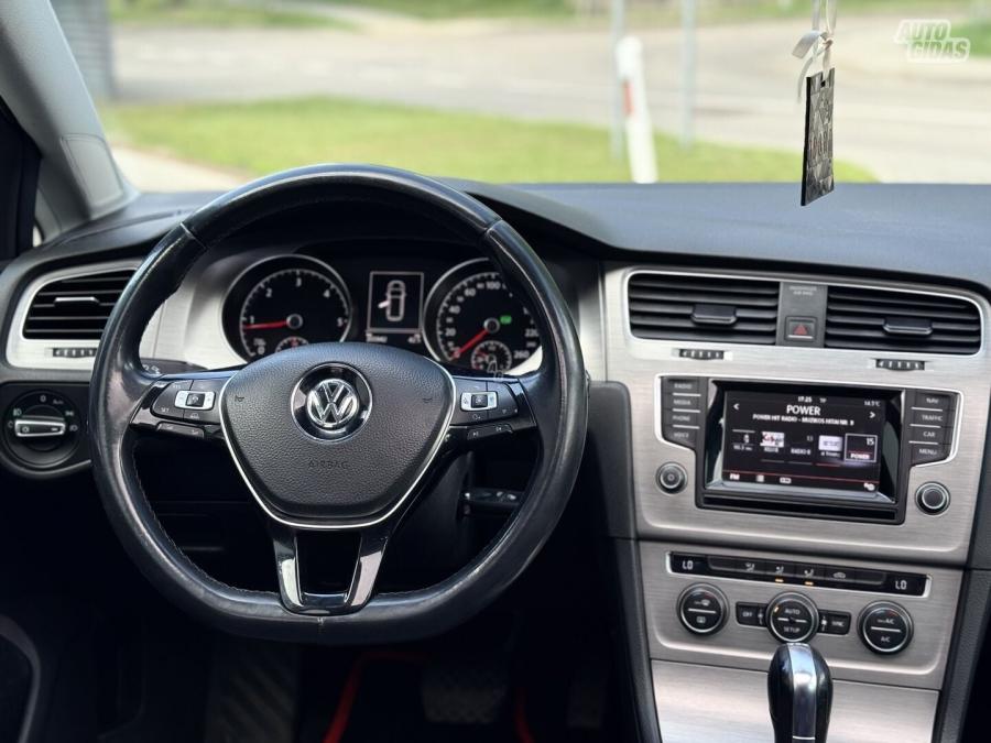White Volkswagen Golf 2014 in Vilnius, with an engine capacity of 1.60 L and mileage of 358 thousand km for 5500 €, photo 9 on AUTOMOTO.COM.LV