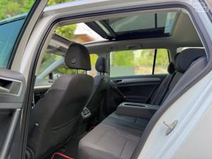 White Volkswagen Golf 2014 in Vilnius, with an engine capacity of 1.60 L and mileage of 358 thousand km for 5500 €, photo 12 on AUTOMOTO.COM.LV