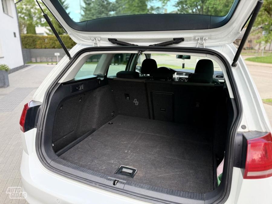 White Volkswagen Golf 2014 in Vilnius, with an engine capacity of 1.60 L and mileage of 358 thousand km for 5500 €, photo 13 on AUTOMOTO.COM.LV