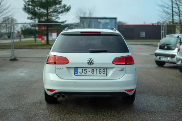 Balts Volkswagen Golf 2014 Liepāja, ar dzinēja tilpumu 1.40 L un nobraukumu 200 tūkst. km par 6900 €, foto 3 vietnē AUTOMOTO.COM.LV