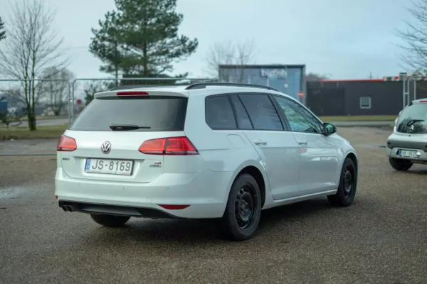 Balts Volkswagen Golf 2014 Liepāja, ar dzinēja tilpumu 1.40 L un nobraukumu 200 tūkst. km par 6900 €, foto 4 vietnē AUTOMOTO.COM.LV