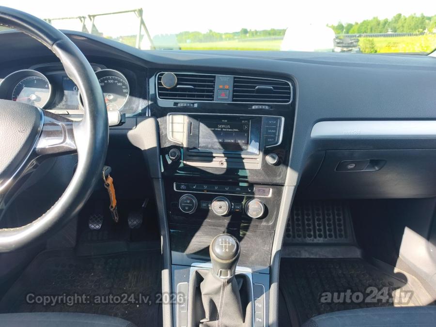 Balts Volkswagen Golf 2014 Tallina, ar dzinēja tilpumu 1.60 L un nobraukumu 301 tūkst. km par 6000 €, foto 11 vietnē AUTOMOTO.COM.LV