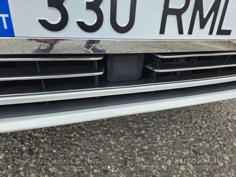 Balts Volkswagen Golf 2014 Tallina, ar dzinēja tilpumu 1.60 L un nobraukumu 228 tūkst. km par 7900 €, foto 12 vietnē AUTOMOTO.COM.LV