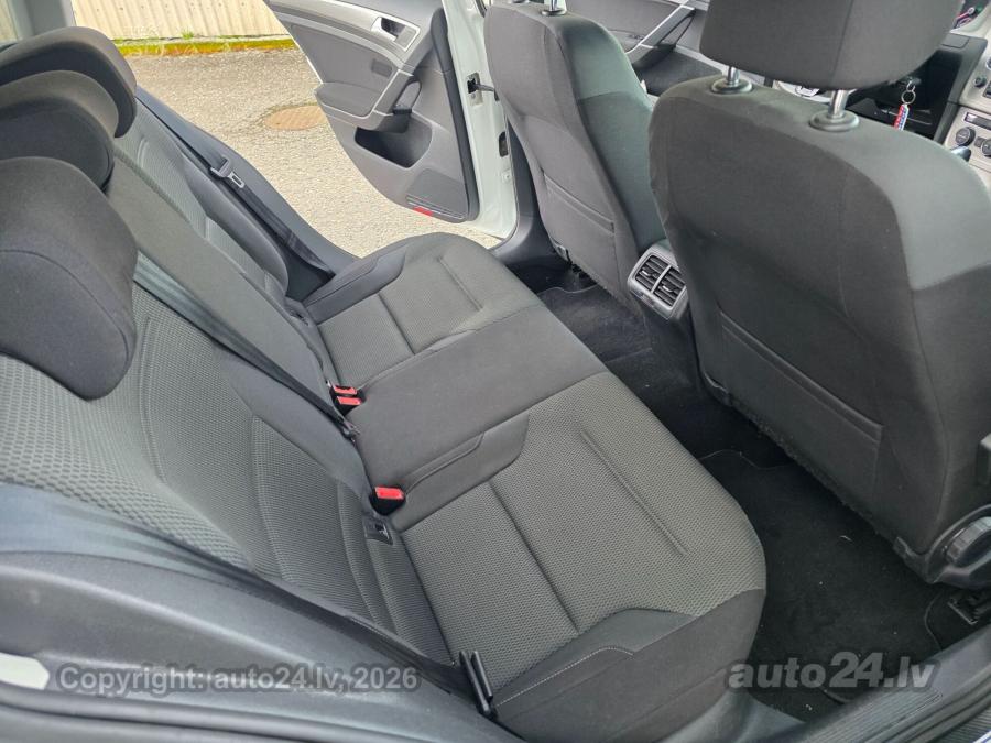 Balts Volkswagen Golf 2014 Tallina, ar dzinēja tilpumu 1.60 L un nobraukumu 228 tūkst. km par 7900 €, foto 16 vietnē AUTOMOTO.COM.LV