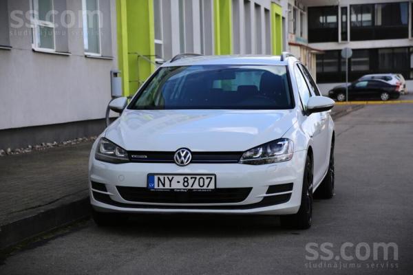 White Volkswagen Golf 2014 in Riga, with an engine capacity of 1.40 L and mileage of 317 thousand km for 3995 €, photo 1 on AUTOMOTO.COM.LV